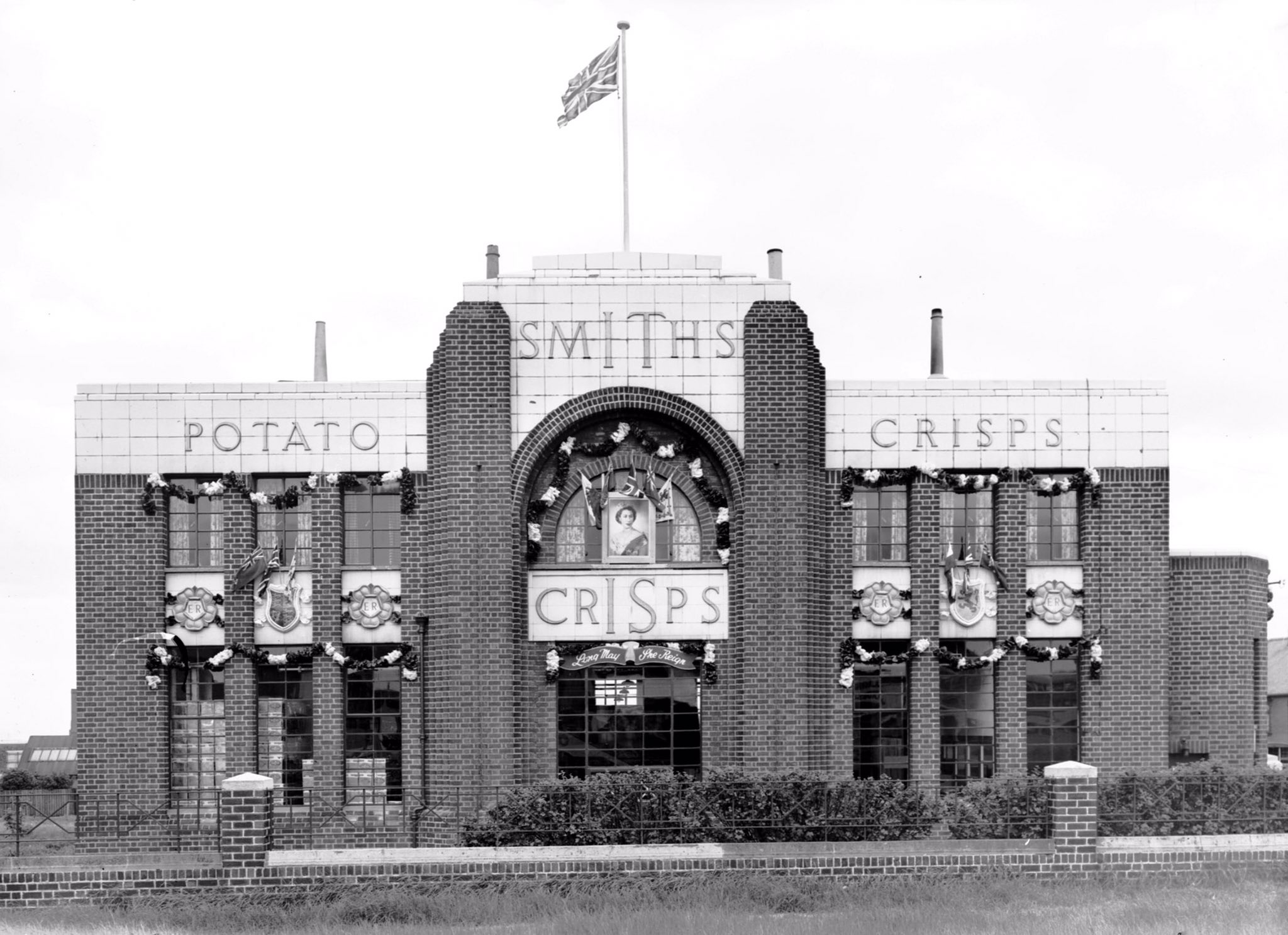Smith’s beautiful factory buildings – Museum of Crisps